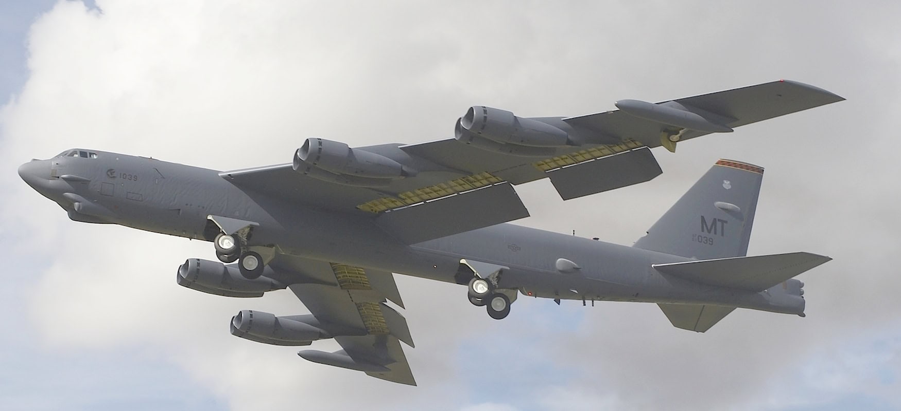 New engines: B-52 could fly for 100 years