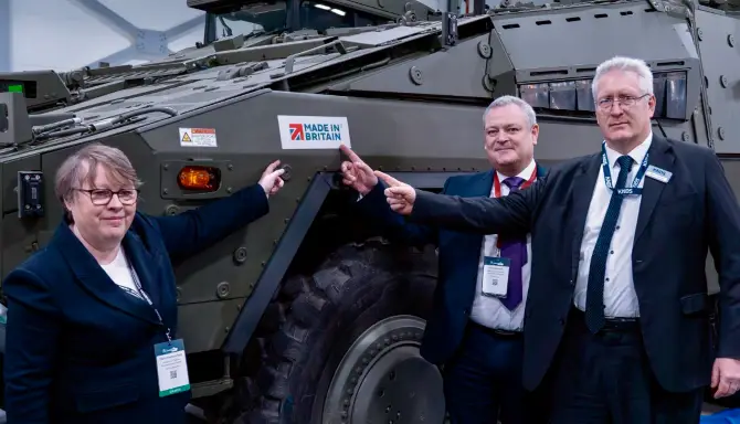 Rheinmetall: First Boxer manufactured in Great Britain presented